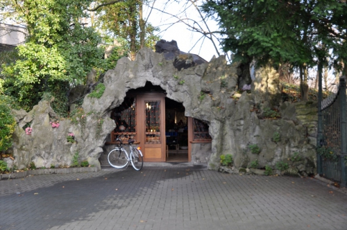 Aalst (Mijlbeek) * 26/9/8 – https://lourdesgrotten.wordpress.com