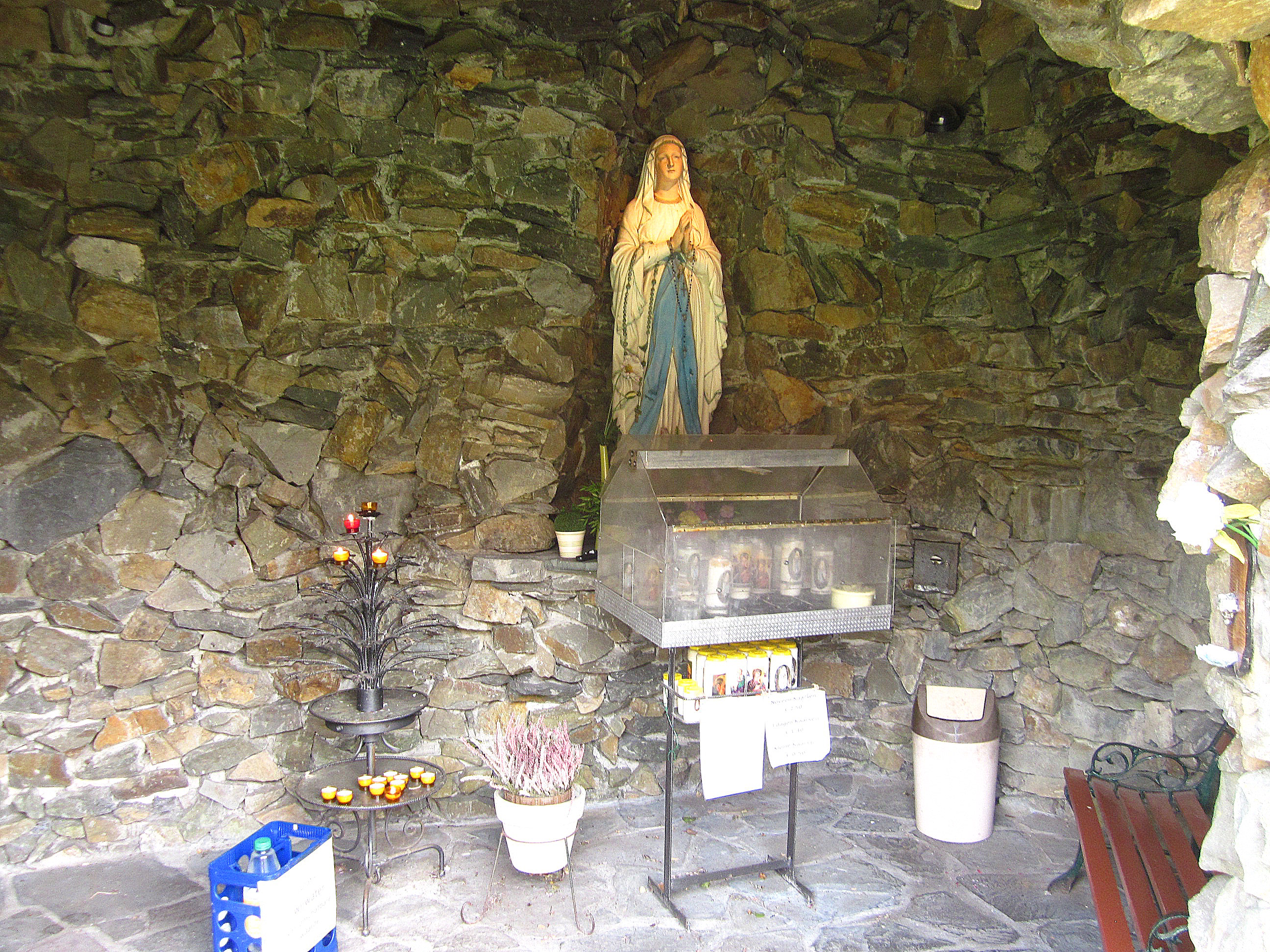 Arendonk (Sint-Jozefskerk) 25/9/8 – https://lourdesgrotten.wordpress.com