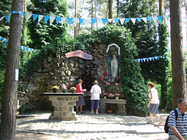 Ham (Oostham) 24/9/8 – https://lourdesgrotten.wordpress.com