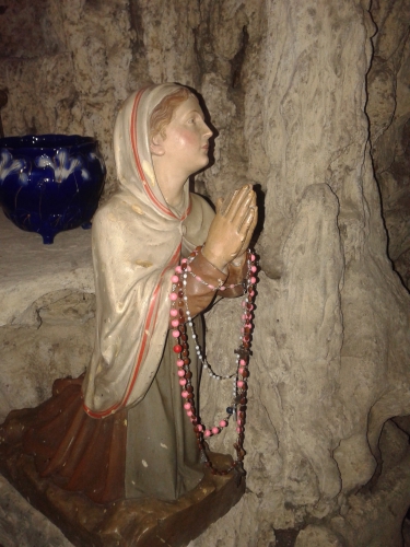 Diest (Onze-Lieve-Vrouwekerk) * 14/12/8 – https://lourdesgrotten.wordpress.com