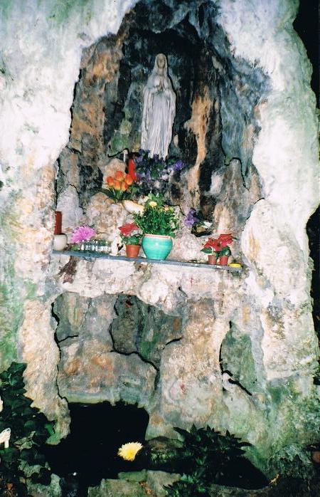 Sint-Martens-Latem (Deurle) 21/2/9 – https://lourdesgrotten.wordpress.com