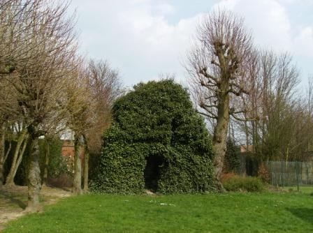 Wervik (Geluwe – Kloosterstraat 15) 21/4/9 – https://lourdesgrotten.wordpress.com