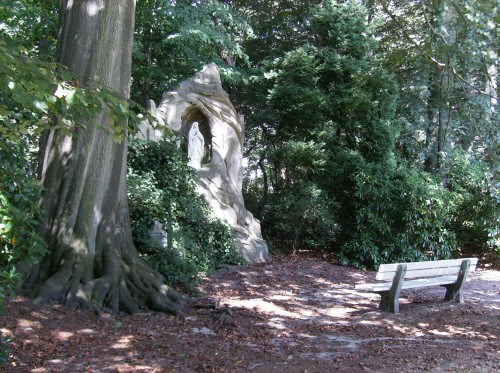 Wuustwezel (Gooreind – Franciscanessen) * 25/8/9 – https://lourdesgrotten.wordpress.com