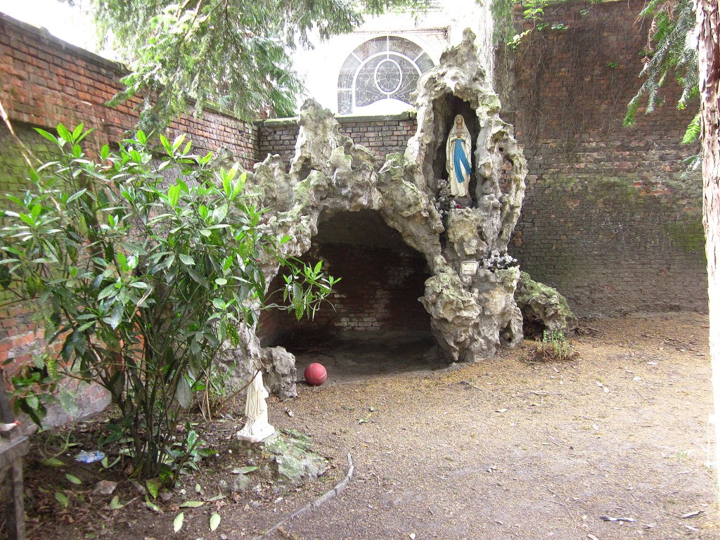 Antwerpen ( Hemelstraat) 29/9/8 – https://lourdesgrotten.wordpress.com
