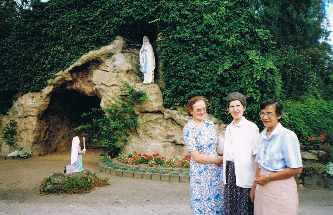 Leuven (Heverlee – Naamsesteenweg 575) 11/1/10 – https://lourdesgrotten.wordpress.com