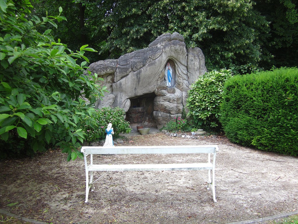 11 maart 2014 – https://lourdesgrotten.wordpress.com