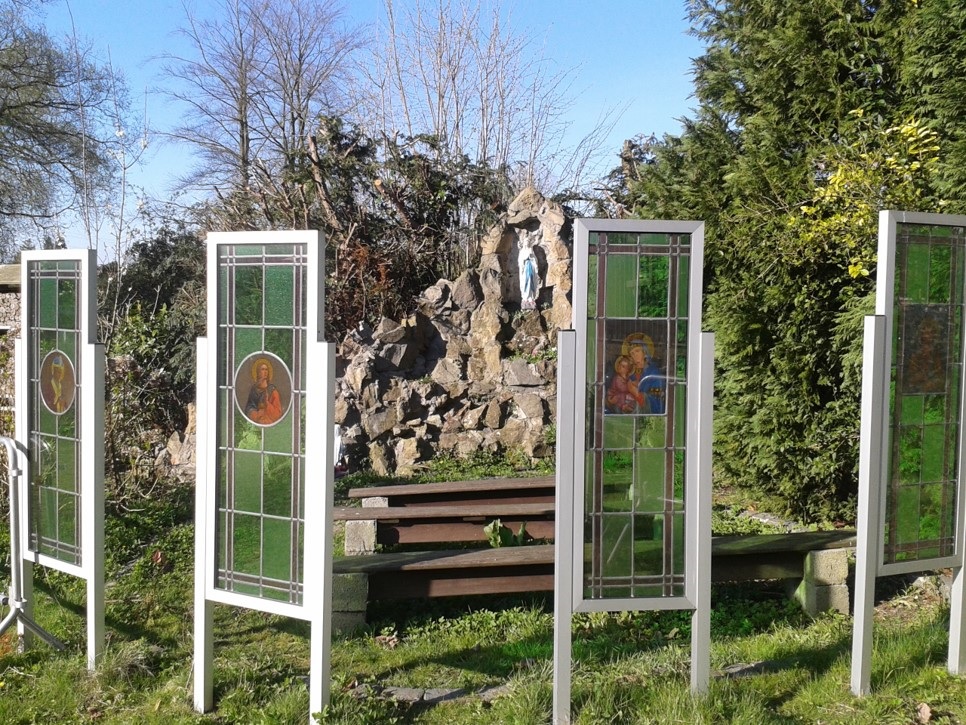 Bornem (Onze-Lieve-Vrouw Presentatieschool – Rijkenhoek 28/2/21 – https://lourdesgrotten ...