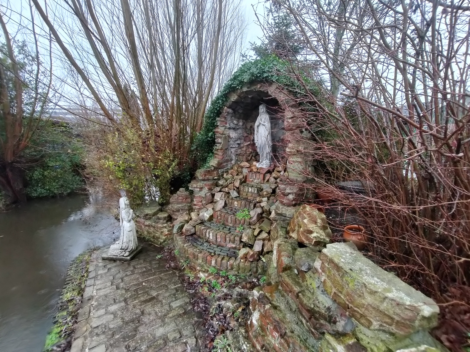 Nederland (De Ronde Venen-Geer) 2/1/23 – https://lourdesgrotten.wordpress.com