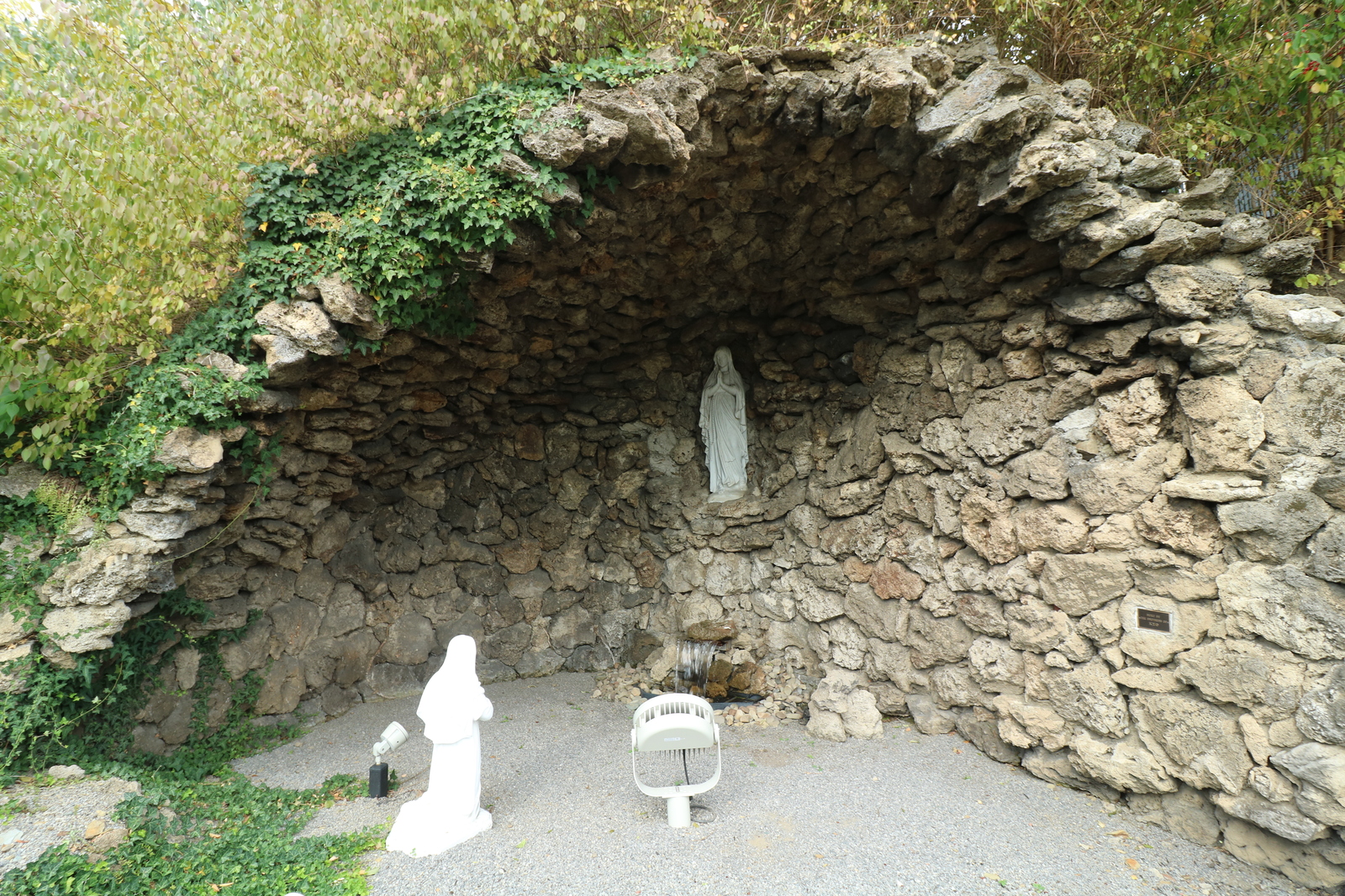 USA (Pittsburgh) 2/1/23 – https://lourdesgrotten.wordpress.com