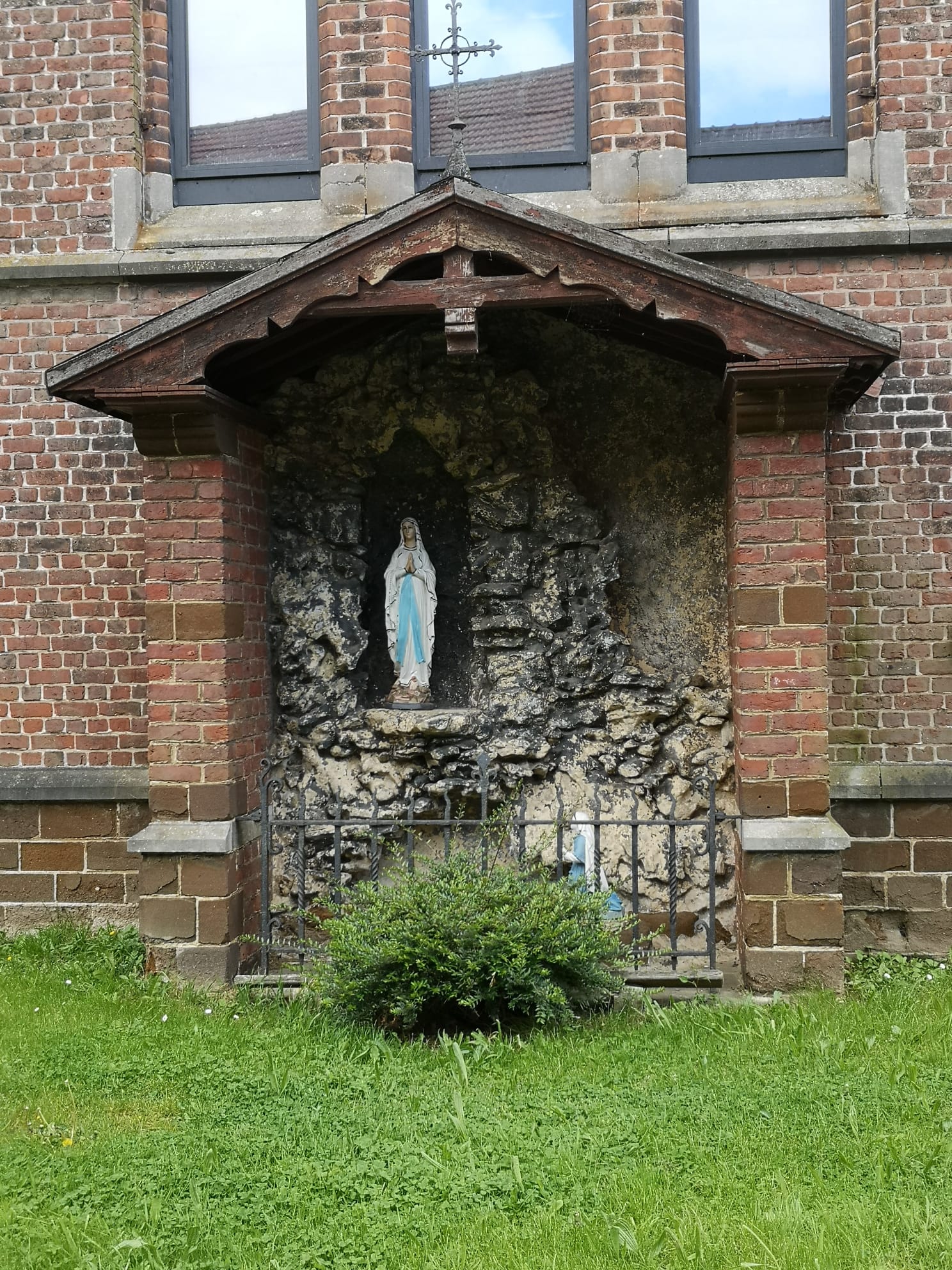 Holsbeek – Nieuwrode (Kerkplein) 1/5/24 – https://lourdesgrotten.wordpress.com